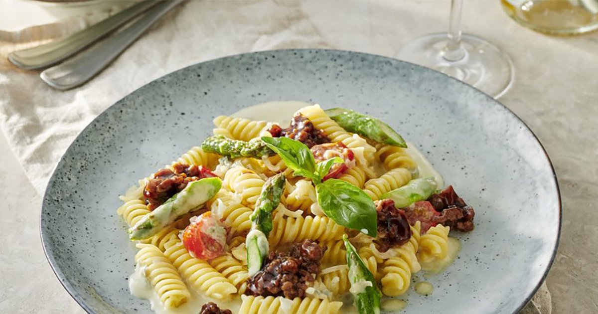 Fusilli with cheese sauce and soy sauce bolognese | Recipe | Kikkoman
