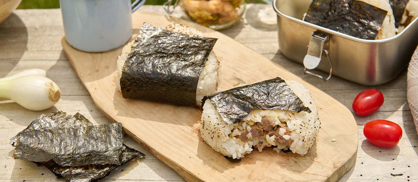 Spicy tuna onigiri with kimchi sauce | Kikkoman