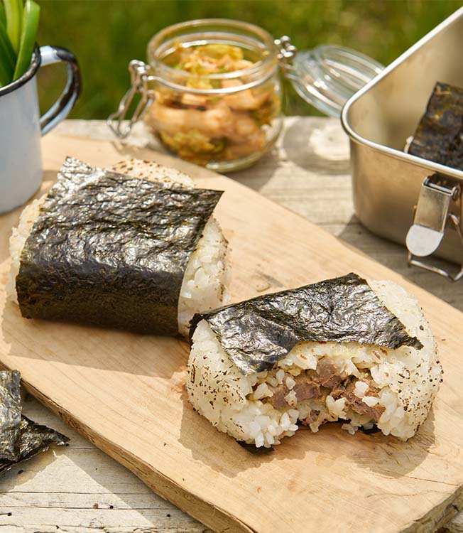 Spicy tuna onigiri with kimchi sauce | Kikkoman